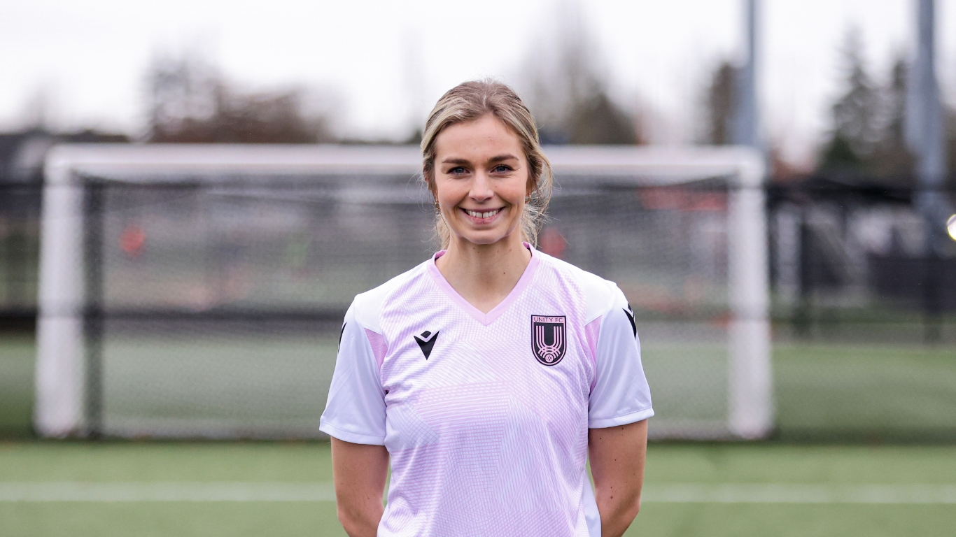 Call Of The Wild: Jenaya Robertson signs with Northern Super League's ...